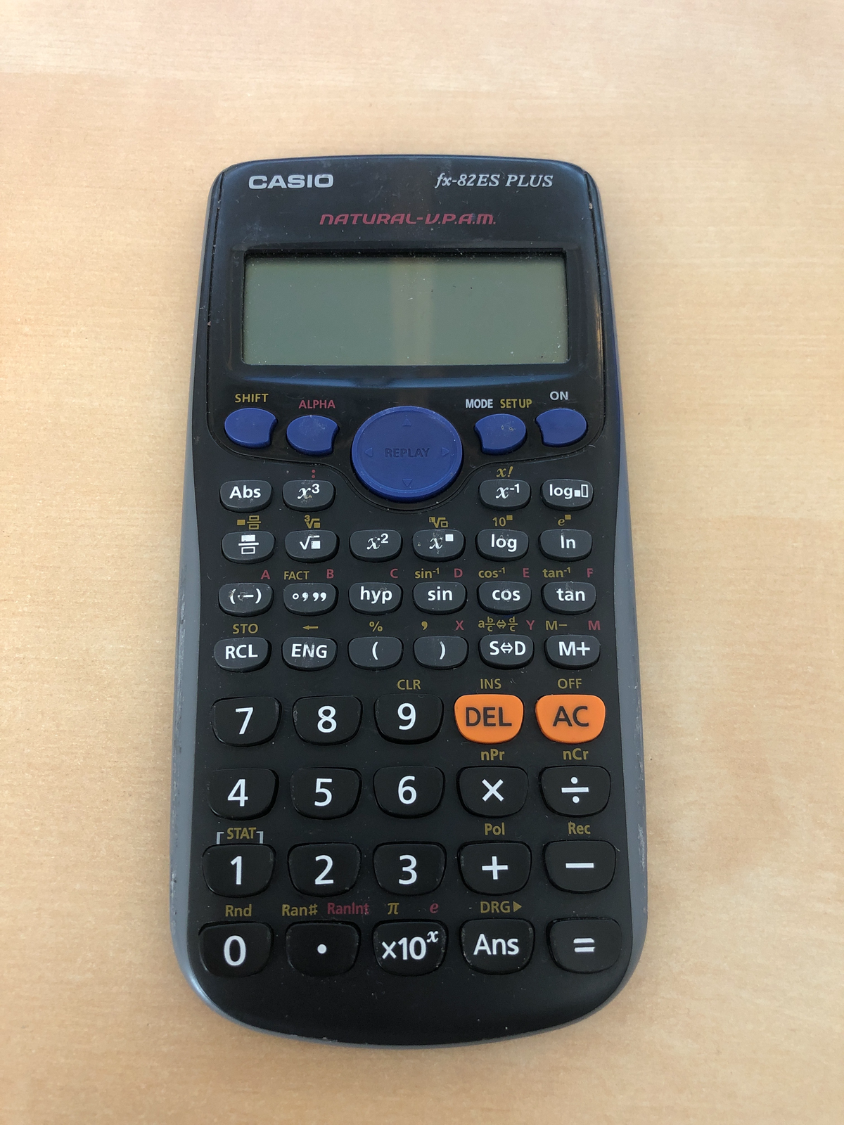 CASIO FX-82ES PLUS Kalkulator